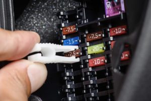 7 Common Car Electrical Problems [Troubleshooting Guide] - Carcility